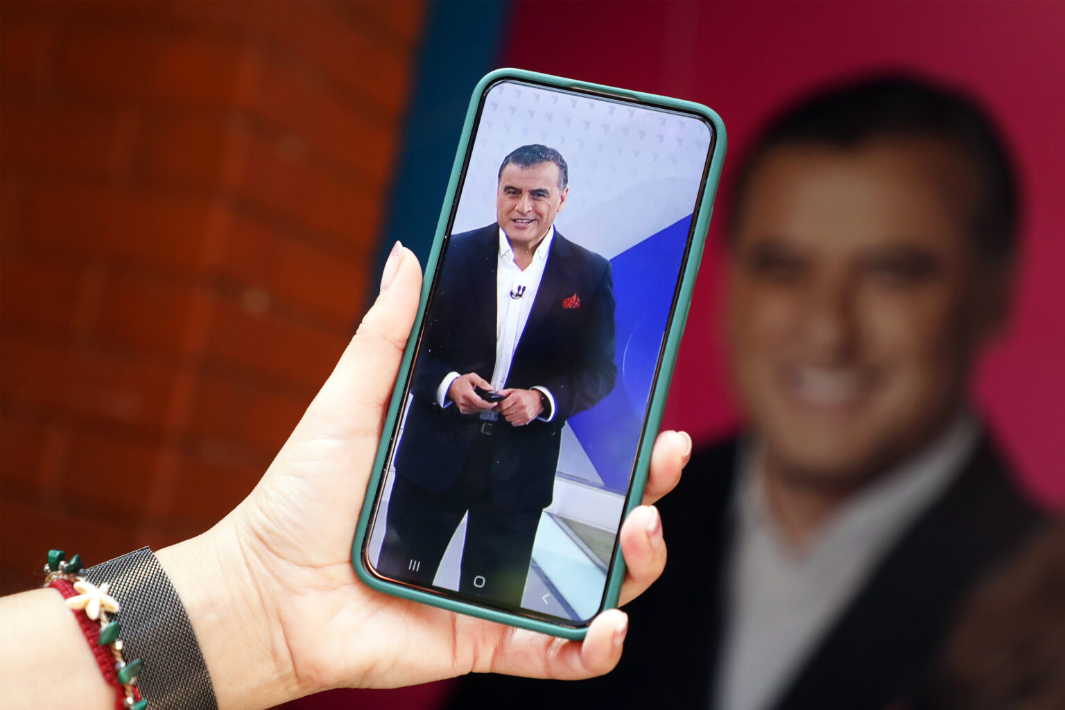 Canal 13 amplía su marca “Teletrece” y lanzará innovadora App este ...